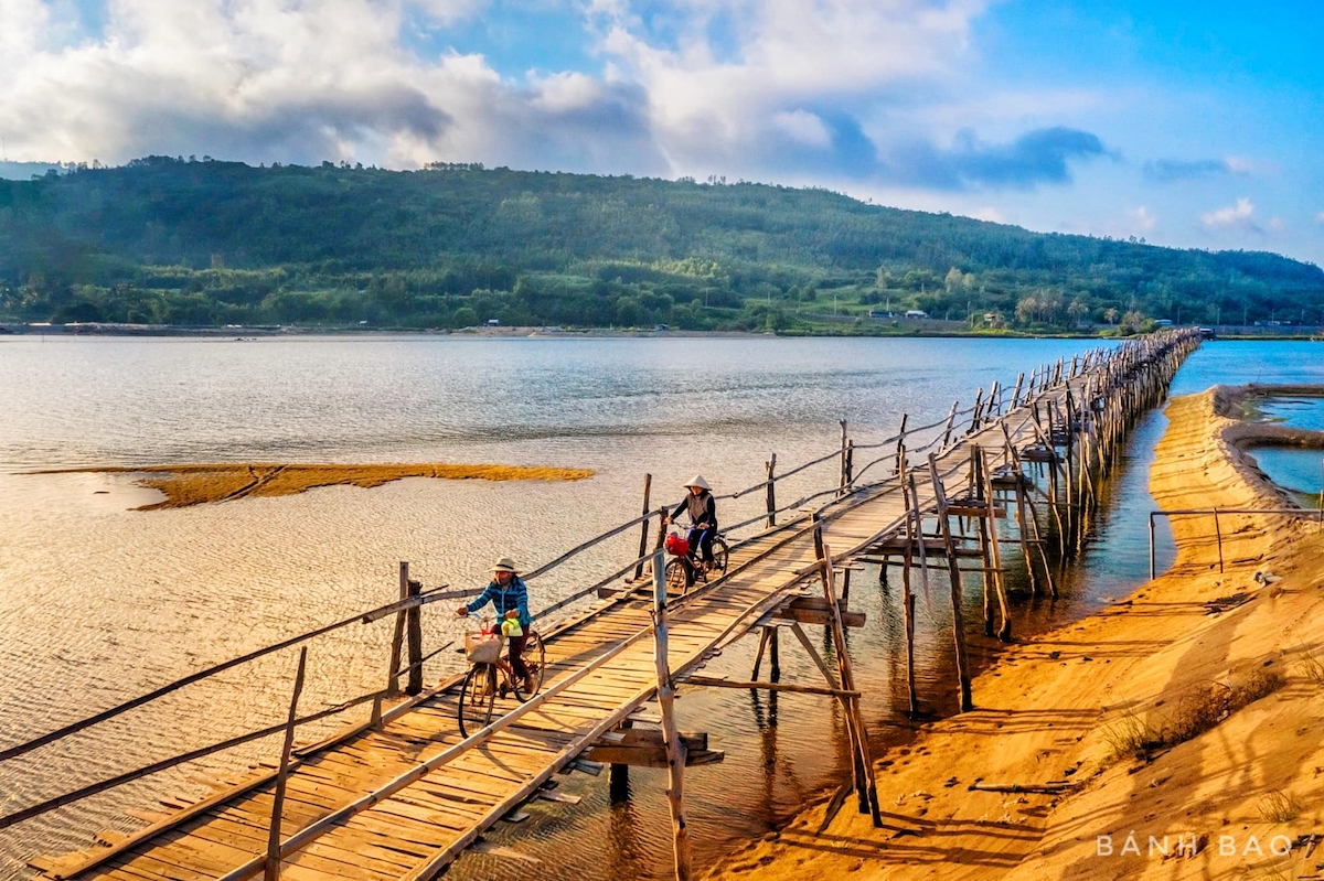 Ong Cop Wooden Bridge - The longest wooden bridge in Vietnam